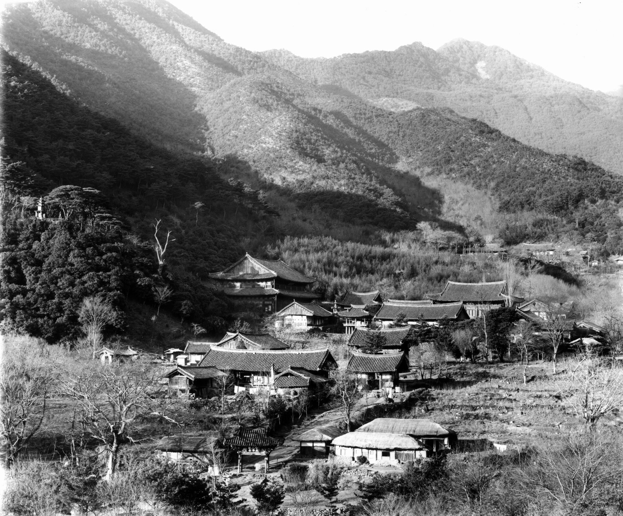 Colonial Korea - Hwaeomsa Temple - Dale's Korean Temple Adventures